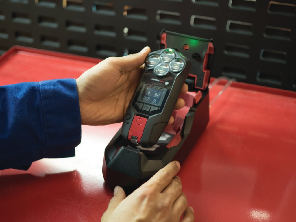 Bump Testing and Calibrating CL2 or CL2 and SO2 Sensors